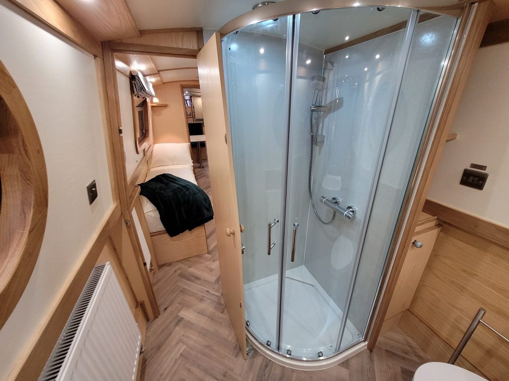 Narrowboat Hire - Luxury Narrowboat Hire - Aqua Narrow Boats