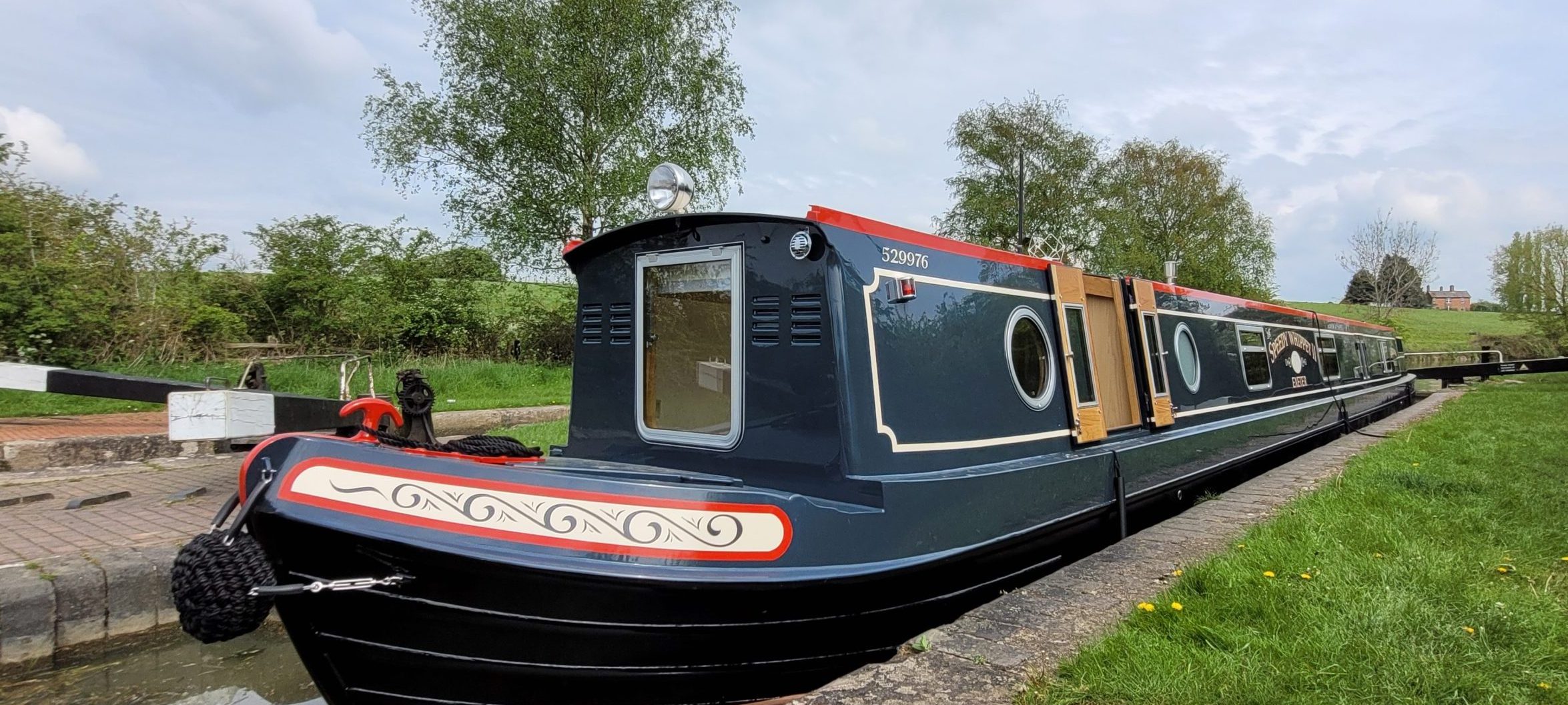 Luxury Canal Boat Hire & Holidays UK - Aqua Narrow Boats